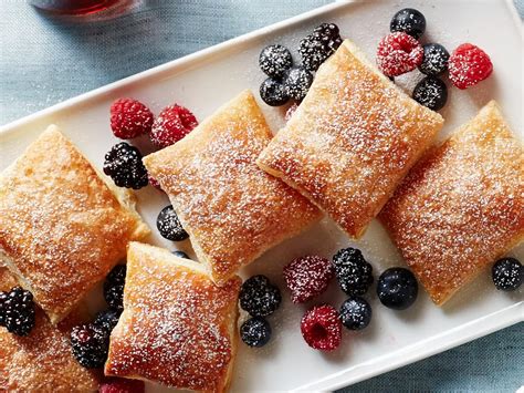 Delicious Puff Pastry Desserts With Caramel Sauce