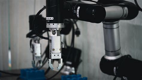 What Is A Six Axis Robot Applications And Benefits