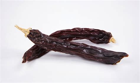 A Guide To 5 Common Types Of Dried Chile Peppers