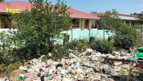 စည်းကမ်းမဲ့အမှိုက်ပစ်ခြင်းကြောင့် ပတ်ဝန်းကျင်ထိခိုက်လာ၍ဟုဆိုကာ စစ်တွေ အထက ၃ ရှေ့ရှိ ဈေးအား