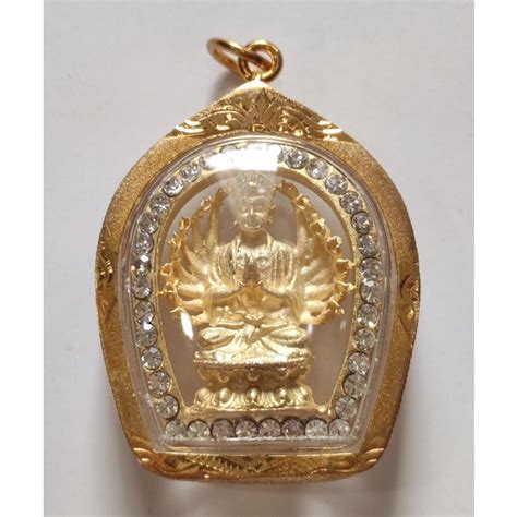 จี้เจ้าแม่กวนอิมปางพันมือ เนื้อทองพ่นทราย จิวล้อม ทรงซุ้มใหญ่ เลี่ยมทอง