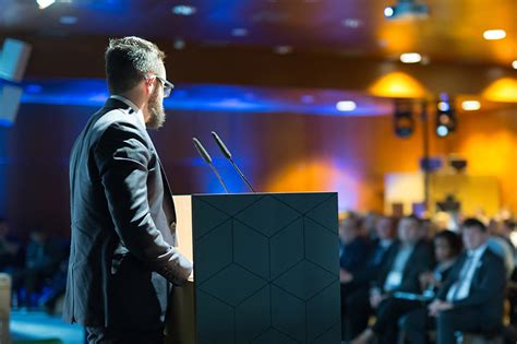 如何制作学术会议的海报 学术会议库