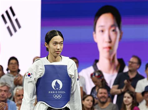 김유진 태권도 57㎏ 금빛 발차기 16년 만의 값진 메달 한국일보