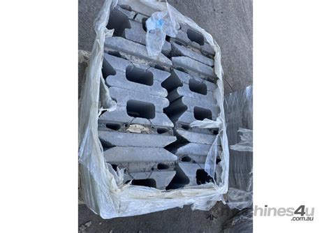 Used 4x Pallets Of Concrete Blocks In Listed On Machines4u