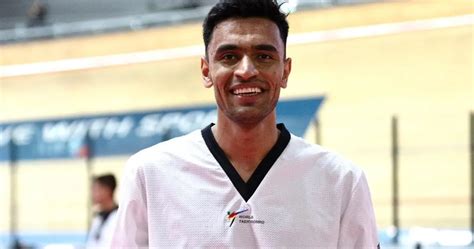 فرزاد منصوری تکواندوکار افغان، قهرمان مسابقات تکواندوی آزاد بریتانیا شد