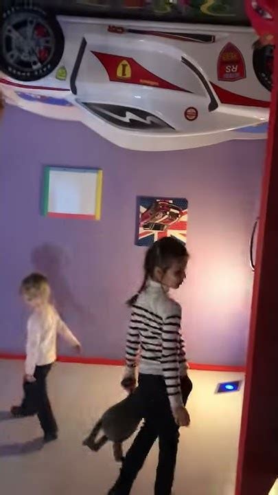 Дом вверх дном Youtube