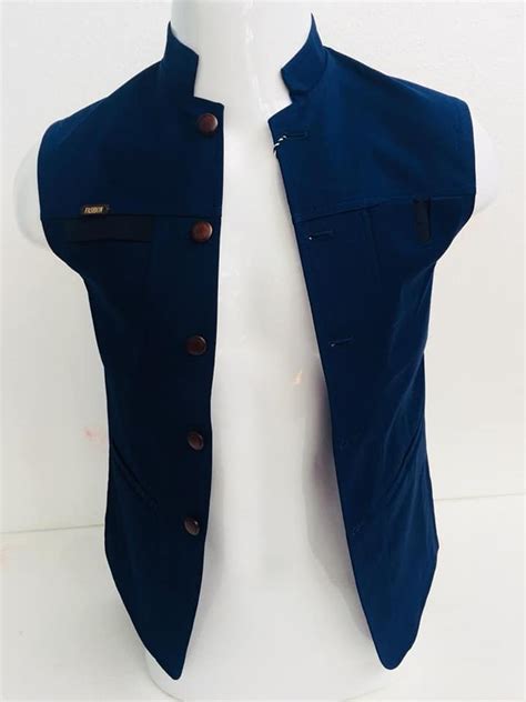 ‫واسکت های مردانه در چهار نمایشگاه آنلاین بانوان افغان Facebook‬