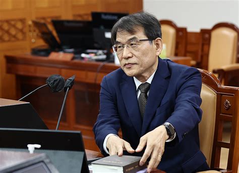 중앙선관위 자녀 특혜 채용 고구마 넝쿨처럼 얽혀현재 박찬진 사무총장 등 10명 드러나