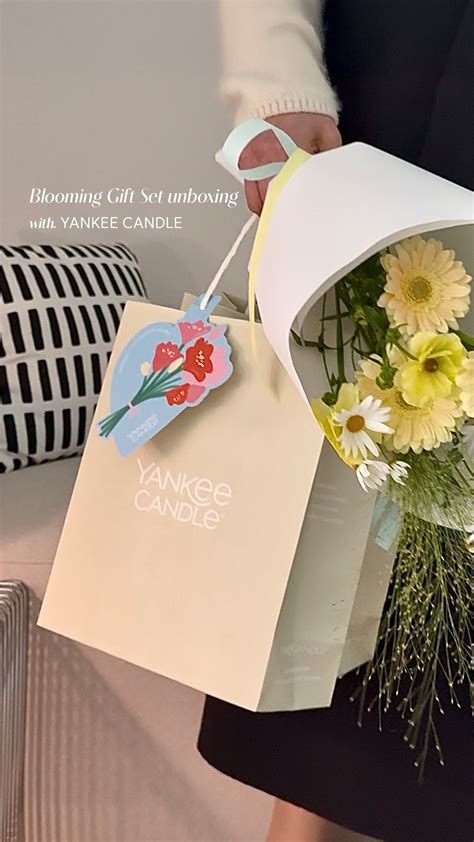 마리 Home 집꾸미기 인테리어 마리 🤍🤍 휘몰아치는 바람에 벚꽃이 다 지면 어쩌나 걱정했는데 다행히 꽃은 무사했다 내일도 잘 견디기를 🌸 전 직장