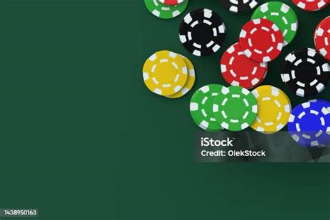 카지노 테이블에 흩어져있는 칩 럭셔리 게임 공간을 복사합니다 평면도 3d 렌더링 3차원 형태에 대한 스톡 사진 및 기타 이미지 3차원 형태 가능성 겜블링 칩 Istock