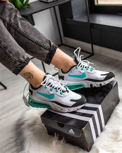 Жіночі кросівки — ціна 1750 грн у каталозі Кросівки Купити жіночі речі за доступною ціною на