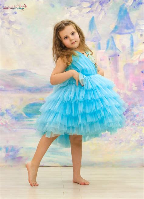 ქირავდება პრინცესული ცისფერი კაბა პეპლებით Eni Dress