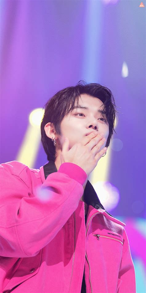 투모로우바이투게더 연준 인기가요 Mc 20 배경화면 By 슬짱