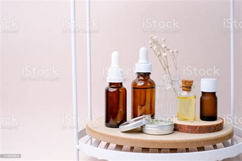천연 아로마 테라피 미용 제품 세트 대체 의학 및 친환경 포장 개념 0명에 대한 스톡 사진 및 기타 이미지 0명 갈색 개체 그룹 Istock