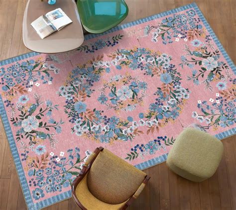 Cómodo Cómodo Added A New Photo