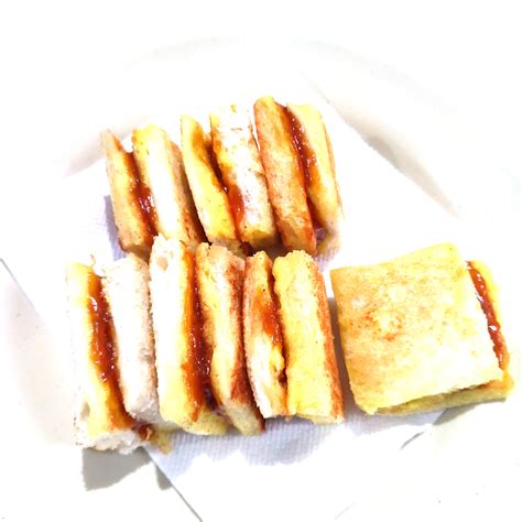 Roti Kapit Telur Tapi Bukan Hamlet