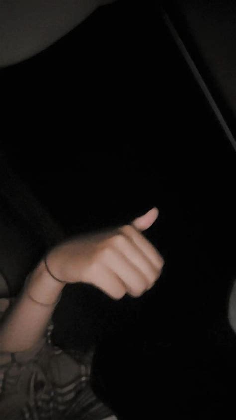 Pap Jempol Gaya Rambut Berlapis Gaya Potret Diri