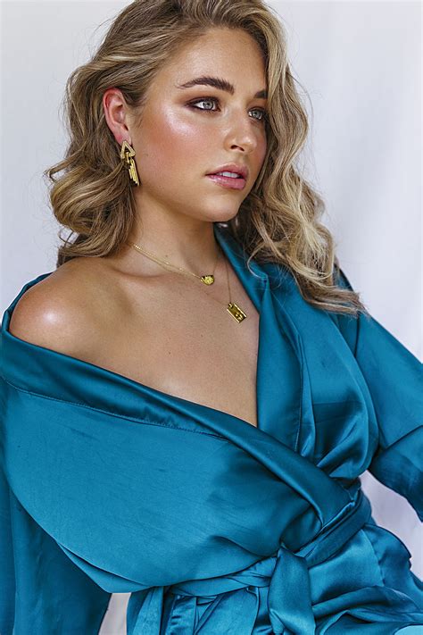 Isabella Matthews Silhouette Models