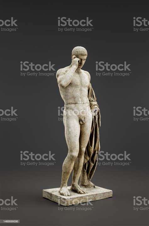 게르마니쿠스의 고대 조각품의 석고 캐스트 이 동상은 기원전 42년 가이우스 클라우디우스 마르셀루스를 나타냅니다 측면보기에서 3d 렌더링 그리스 문화에 대한 스톡 사진 및