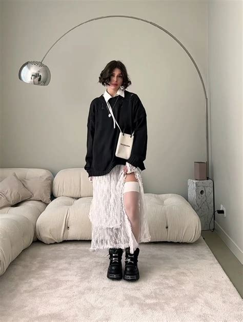 Белая кружевная юбка с рюшами кружевнаяюбка в 2025 г Белые кружевные юбки Идеи наряда