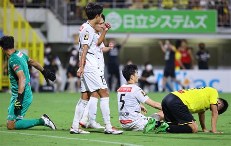 【川崎f】痛恨の引き分けでサポからやじ Fw小林悠が3カ月ぶりのゴール J1写真ニュース 日刊スポーツ