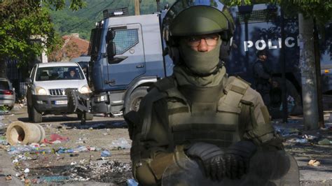 កូសូវ៉ូ៖ របួសទាហាន អូតង់ជាង៣០នាក់ ក្នុងបាតុកម្មហិង្សា ចលាចល រវាងជនជាតិស៊ែរប៊ី និងអាល់បានី