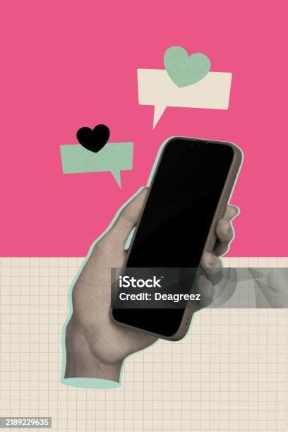 수직선 창조적 인 콜라주 이미지 인간의 손 채팅 이야기 거리 스마트 폰 보류 템플릿 아름다운 스케치 셀 분홍색 배경 0명에 대한 스톡 사진 및 기타 이미지 Istock