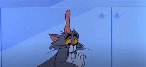 Tom Begs Jerry Not To Drop The Hammer On His Head Again Jerry However