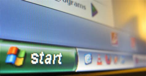 techorks how to start app automatically when windows starts