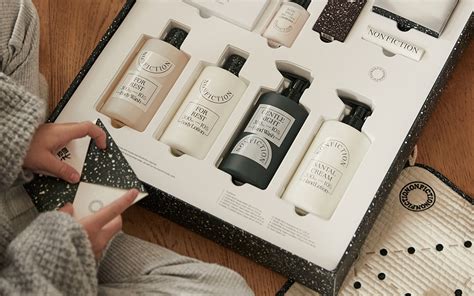 윷놀이 키트가 포함된 논픽션 추석 기프트 세트 출시