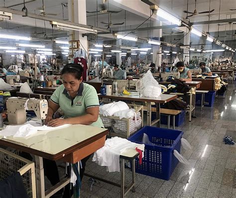 โรงงานของเรา V K Garment เป็นโรงงานเย็บผ้างานคุณภาพเยี่ยมด้วยประสบการณ์กว่า 40 ปี ลูกค้าจึง