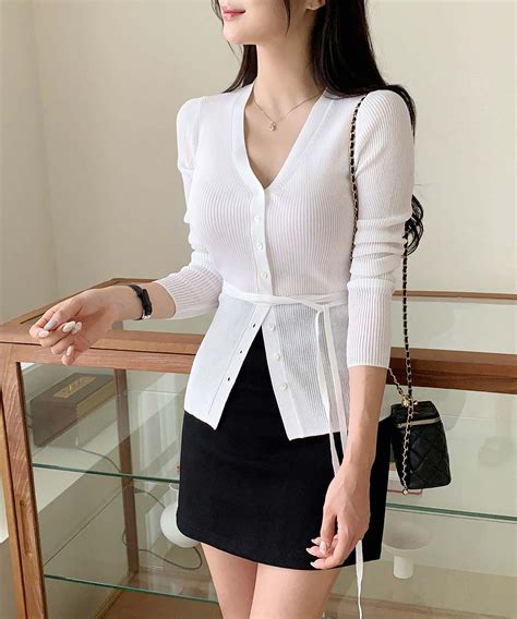 클래식블랑 여리핏💕 샤피 봄 가을 골지 니트 단추 허리끈 긴팔 가디건 하객룩 출근룩 데이트룩 벨트블라우스 벨트세트 타이가디건 타이니트 브이넥가디건 골지가디건 가을