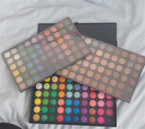 Палетка теней — цена 400 грн в каталоге Тени для век Купить товары для красоты и здоровья по