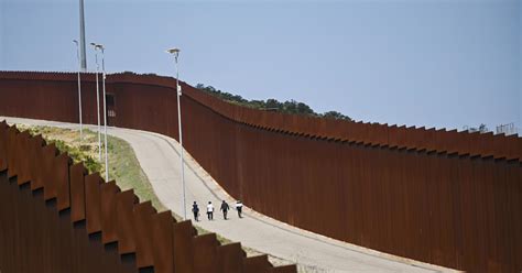 Migrant Crossings Along Us Mexico Border Plummeted In June Amid