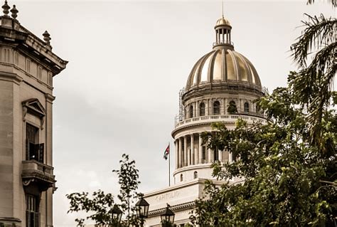 쿠바 아바나 2019년 9월 12일 Sepia 하바나 쿠바의 역사적인 건물 카피톨리오에서 돔보기 세리에 쿠바 보고서 0명에 대한