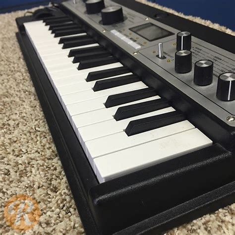 korg microkorg xl 37 key synthesizer vocoder reverb