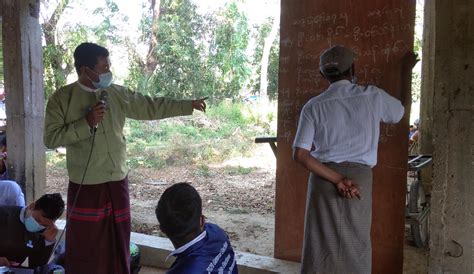 ဓနုဖြူမြို့နယ်တွင် ရပ်ကွက်၊ကျေးရွာ အုပ်ချုပ်ရေးမှူး ရွေးချယ်ရန်အတွက် အဖွဲ့ဝင် ၅ ဦး ပါဝင်သည့် က