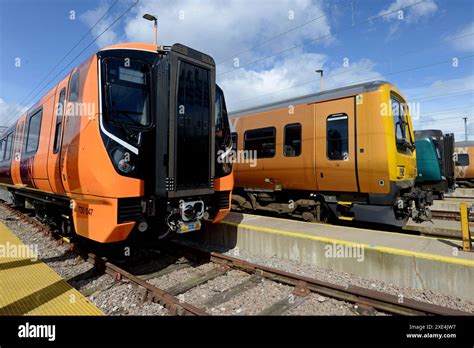 Lnwr Class 350 Siemens Desiro Electric Train And West Midlands Railway