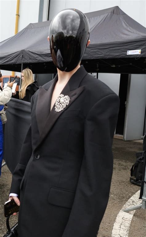 FASHION HAS SEX WITH ART Photo FASHION HAS SEX WITH ART Photo