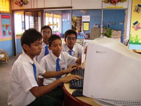 Pusat Sumber Sekolah Smk Datuk Haji Abdul Kadir Blok A Tingkat 4 Kepala Batas Library