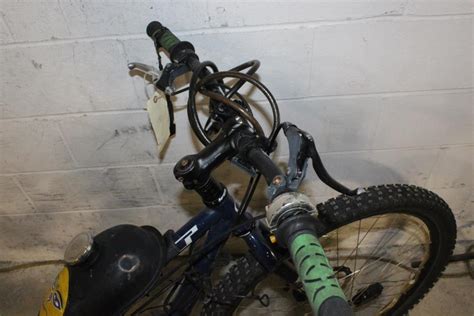 Gt Hybrid Bike Property Room