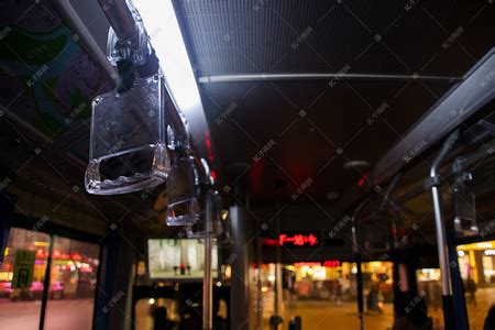 公交车内摄影图片 公交车内摄影作品 千库网