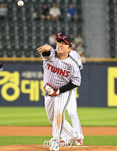 빠더너스 문상훈 프로야구 시구하다 아킬레스건 끊어졌다 인류 최초