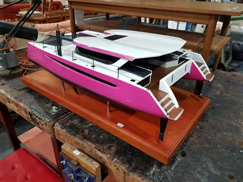 Lot Model Catamaran