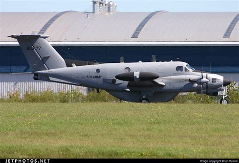80 23377 Beechcraft Rc 12d Guardrail United States Us Army Ian