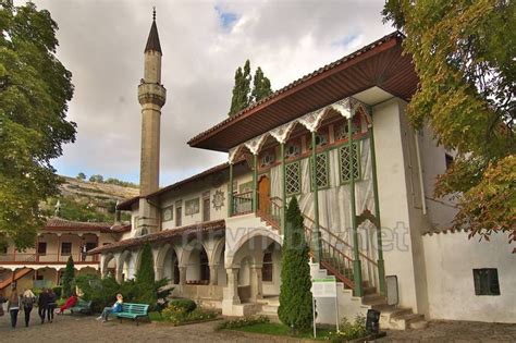 Окупанти нищать Ханський палац у Бахчисараї: Україна звернулася до ...