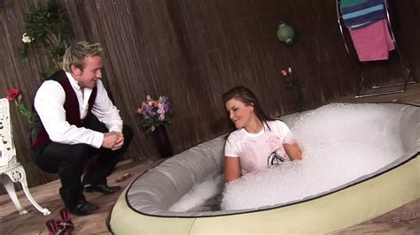 Elle Brooks A Slut With Huge Breasts Gets Her Pussy Blowjob Blowjob Porn Xhamster