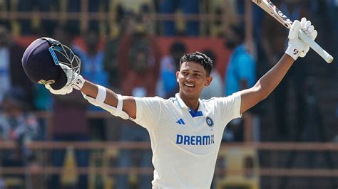 Ind Vs Eng Yashasvi Jaiswal Equals Sunil Gavaskars 45 Year Old Record With 700 Runs In Test