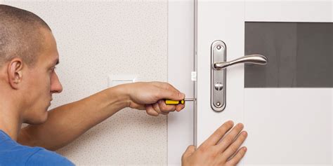 how to fix a stuck door latch