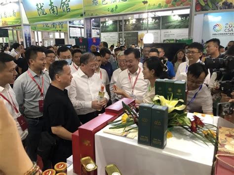要闻 省食用油集团所属企业亮相中国乡村特色优势产业发展峰会 农业农村部、国家林草局等多位领导巡馆 湖南省食用油控股集团有限公司